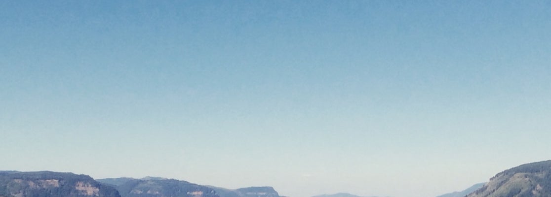 Crown Point Vista House - Scenic Lookout in Corbett