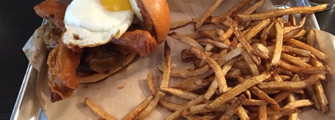 Tipsy Cow Burger Bar - Burger Joint in Redmond
