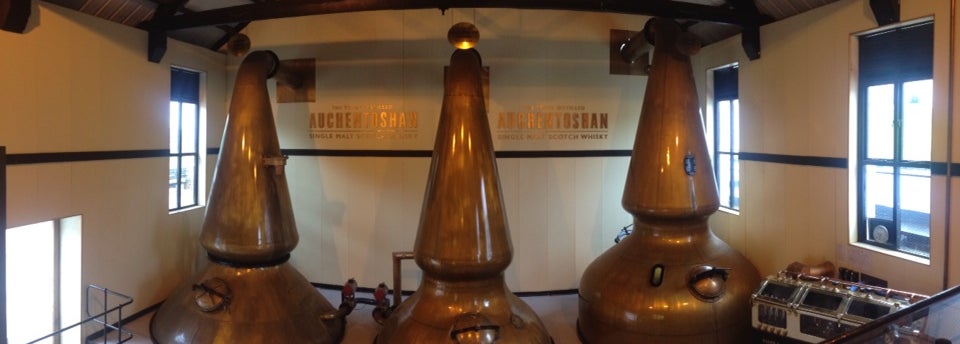 Auchentoshan Distillery - Distillery