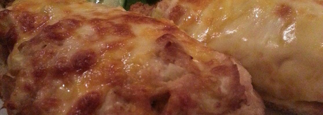 Mullins Irish Alehouse - 1033 Bay St