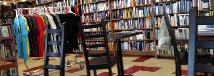 Mojo Books & Music - Bookstore in Village of Tampa