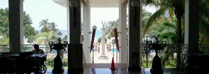 Riu Palace Tropical Bay Resort - Norman Manley Blvd.