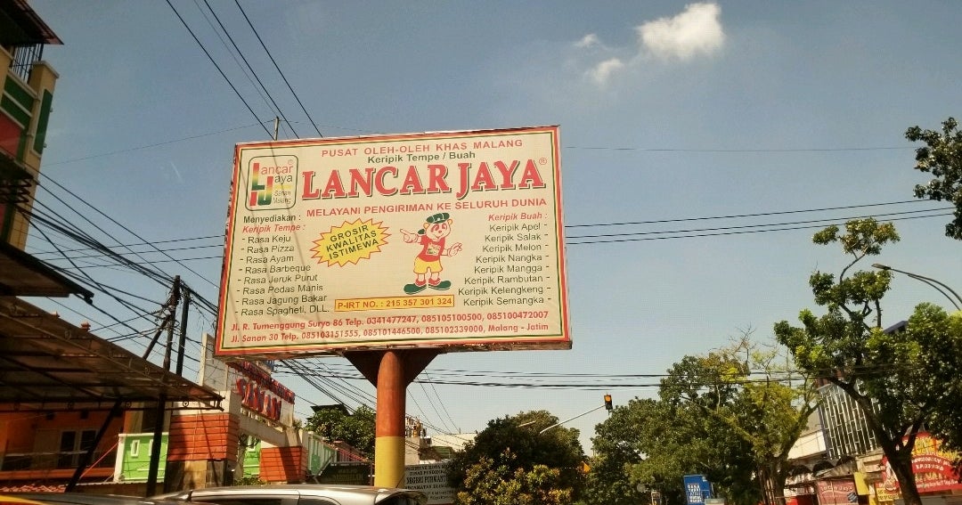 Lancar Jaya Pusat Oleh-oleh - Jl. Sanan No. 30, Malang