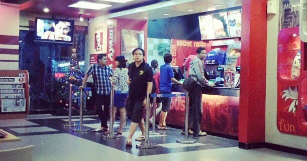 KFC & KFC Coffee - Wisma Hartono, Lt. 1, Yogyakarta
