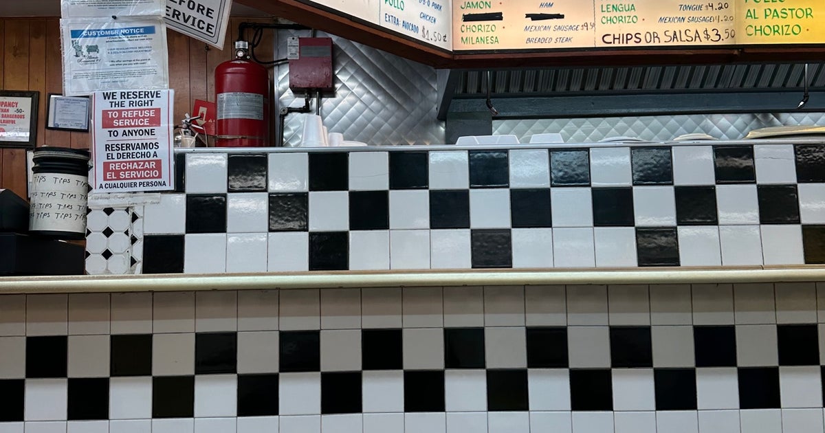 Allende Restaurante - 2408 N Lincoln Ave, Chicago