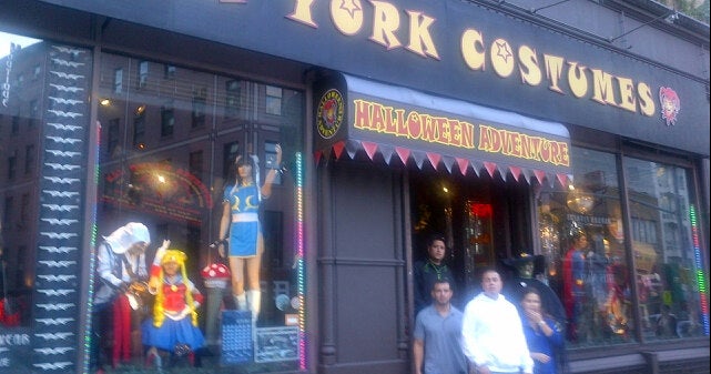 New York Costumes - Broadway, New York