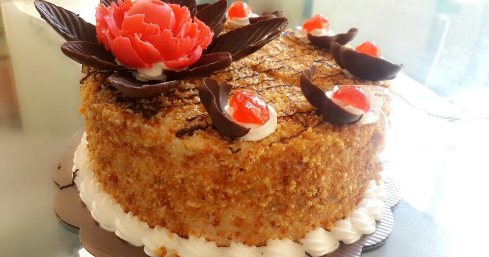 Ratna Cake & Bakery - Jalan Yos Sudarso No. 1, Malang