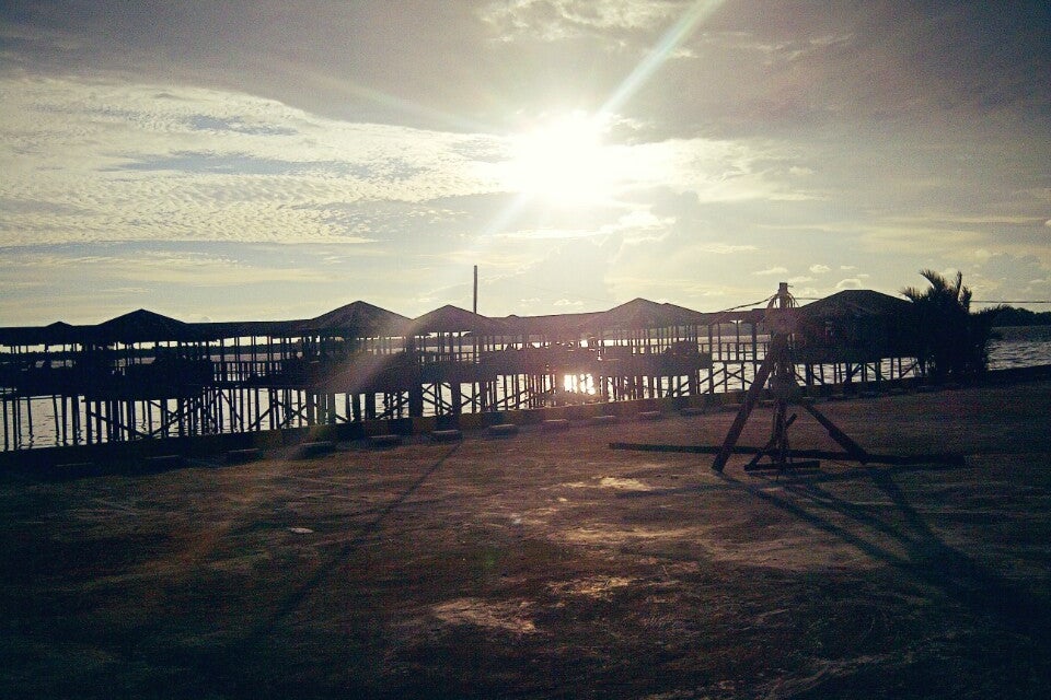 Restoran Teratai Indah - Jl. Raya Sungai Kakap,