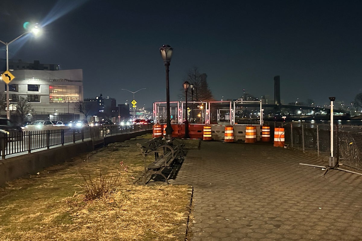 Bobby Wagner Walk - East River, New York