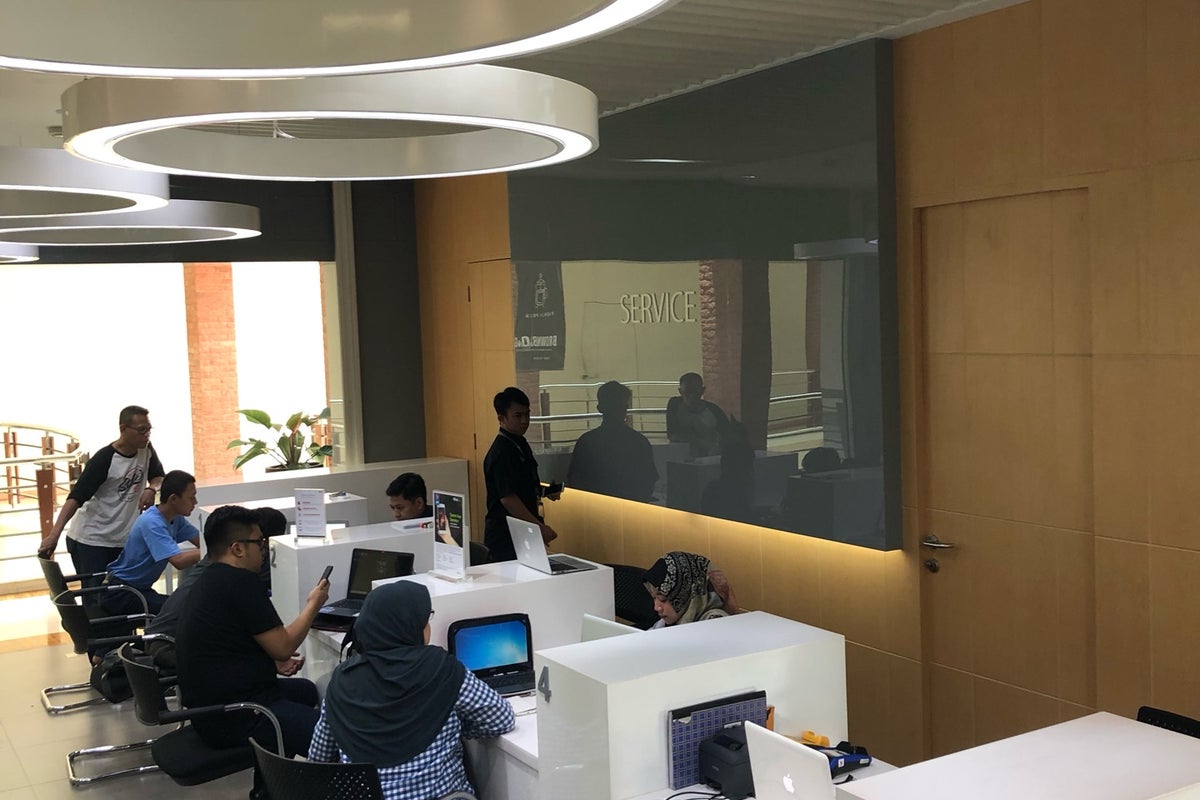 iBox Apple Store - Menteng Central, 1st Floor #106-109, Jakarta Pusat