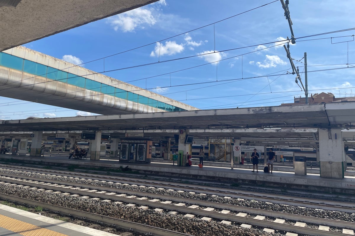 Roma Ostiense Railway Station (IRR) (Stazione Roma Ostiense) - Piazzale ...