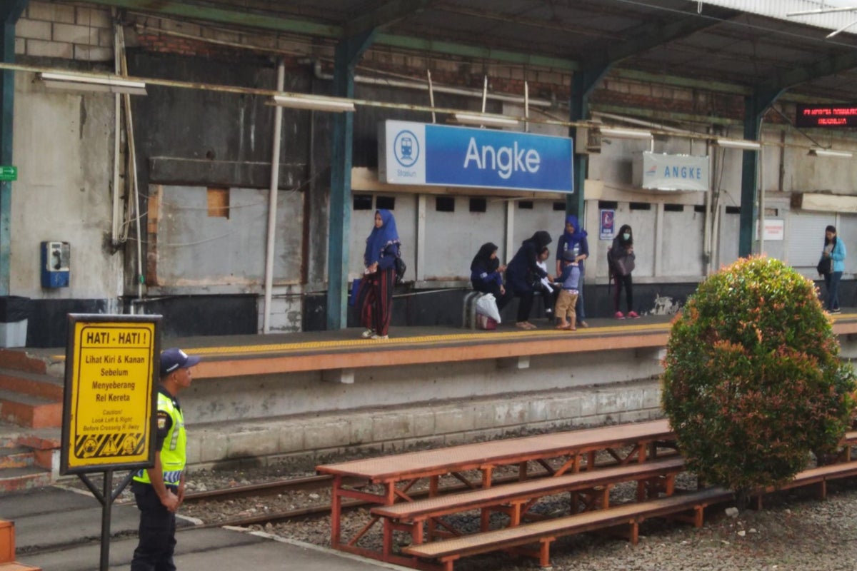 Stasiun Angke - Jalan Angke Barat, Jakarta