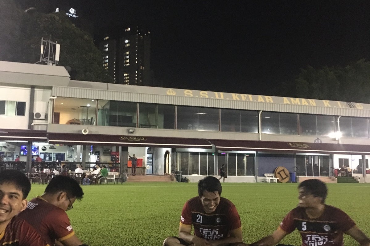 Padang Bola Sepak, Kelab Aman - Kelab Aman, Ampang