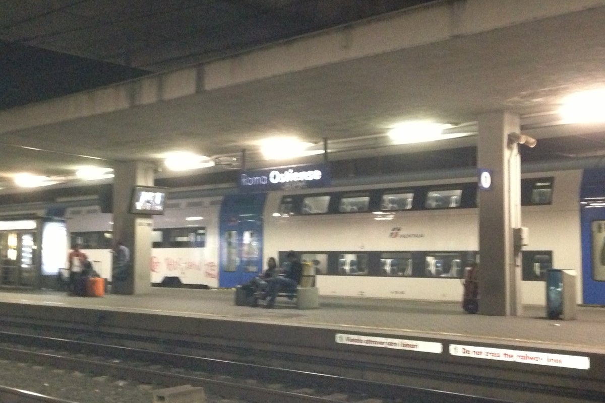 Roma Ostiense Railway Station (IRR) (Stazione Roma Ostiense) - Piazzale ...