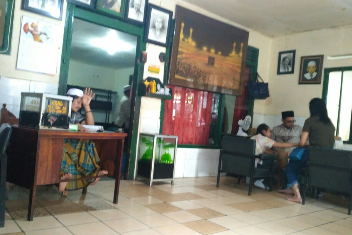 Haji Naim - Jl. MPR III Dalam No. 24, Jakarta