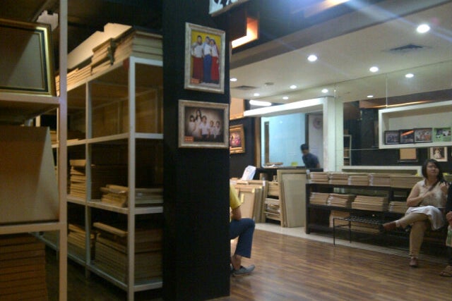 Jonas Professional Photographer (JPOP) - Jl. Banda No. 38, Bandung