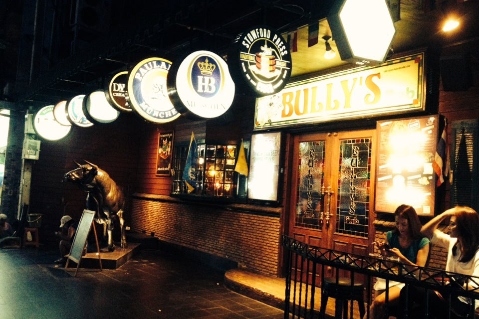 Bully's Pub - Sukhumvit Rd.,