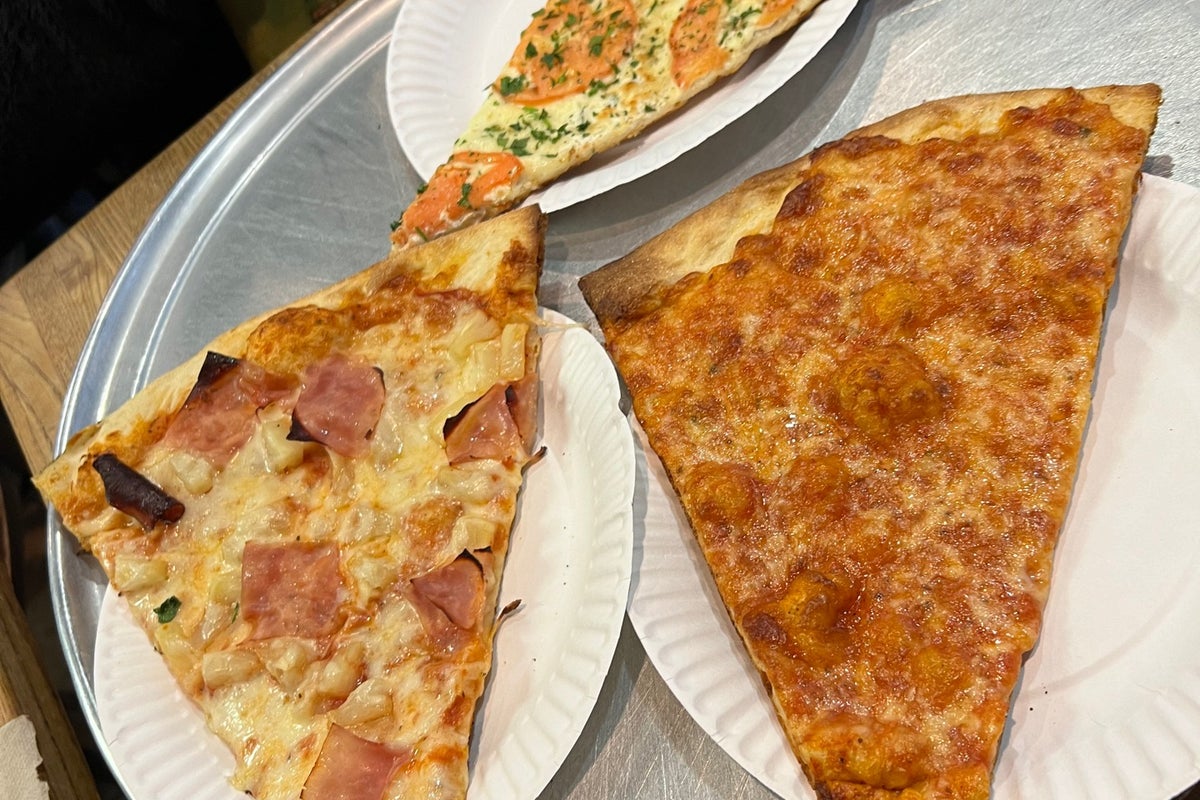 Full Moon Pizzeria - 600 E 187th St, Bronx