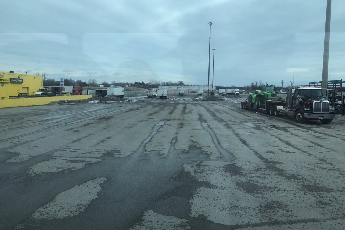 Ten Acre Truck Stop - Hwy 401 exit 538, Belleville