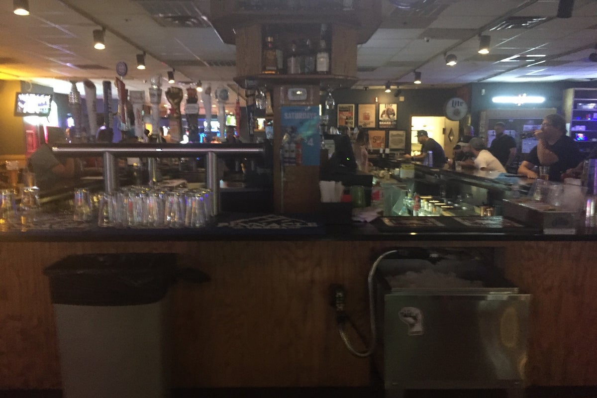 Harry's Sports Bar and Grill - 9901 W 55th St, Countryside