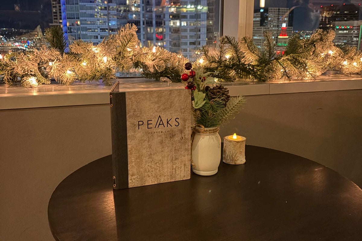 Peaks Lounge - 650 15th St Fl 27, Denver