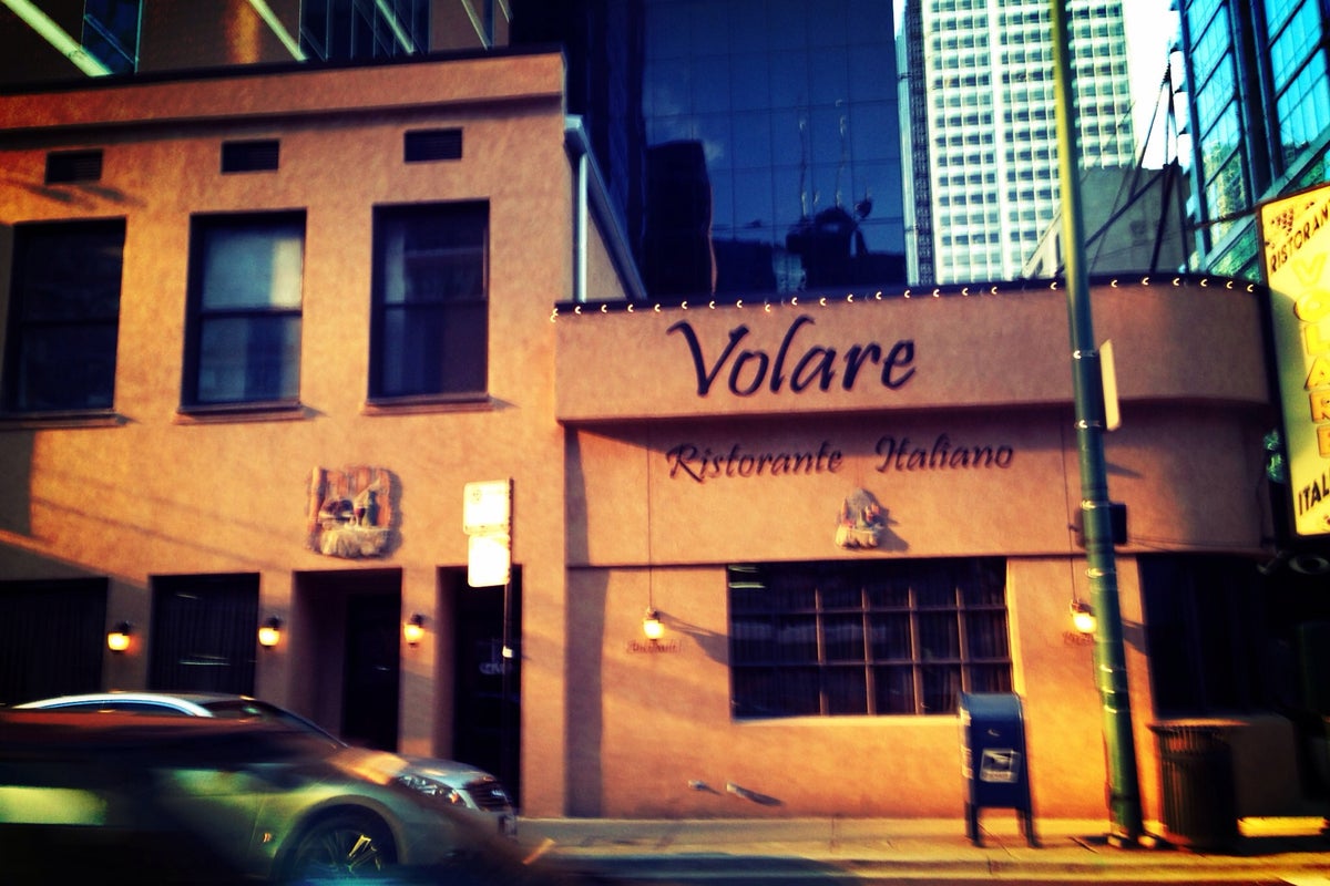 Volare Ristorante Italiano - 201 E Grand Ave, Chicago