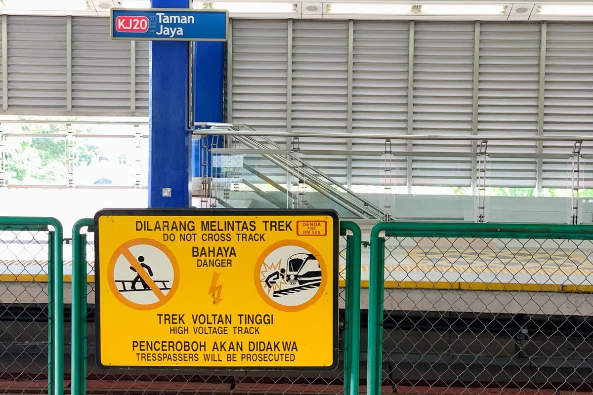 RapidKL Taman Jaya (KJ20) LRT Station - Seksyen 52, Persiaran Barat, Petaling Jaya