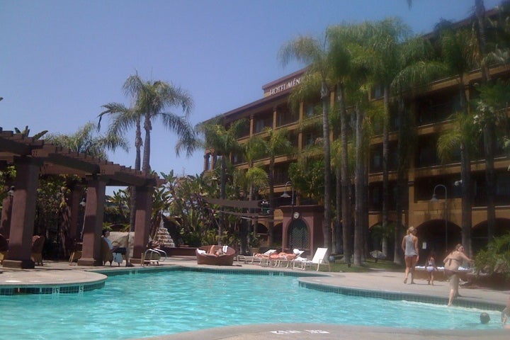 Hotel Ménage - 1221 S Harbor Blvd, Anaheim