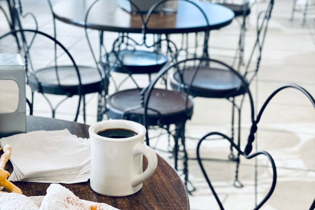 Coffee Call - 3132 College Dr, Baton Rouge