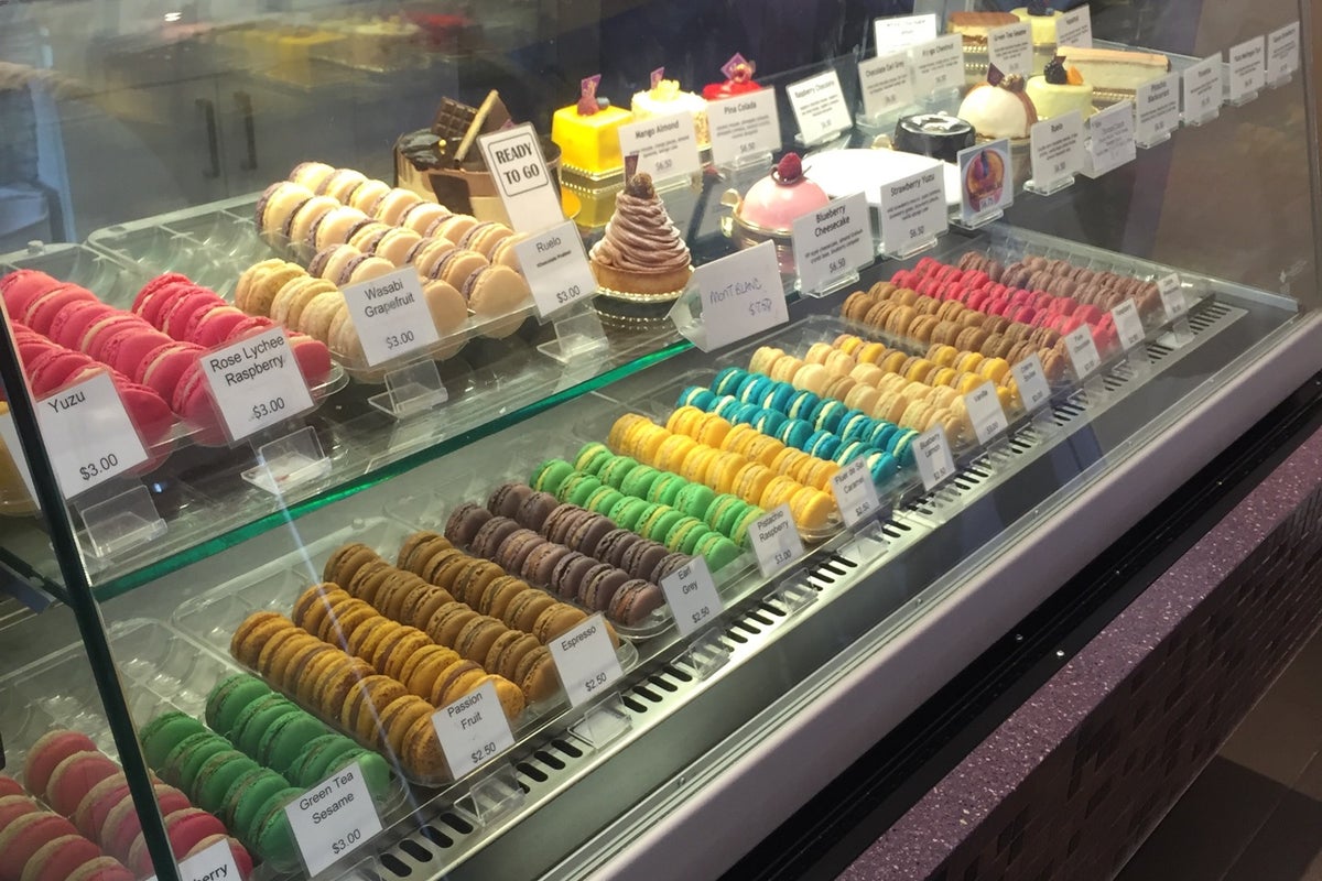 Ruelo Patisserie - 550 Highway 7 E, Richmond Hill