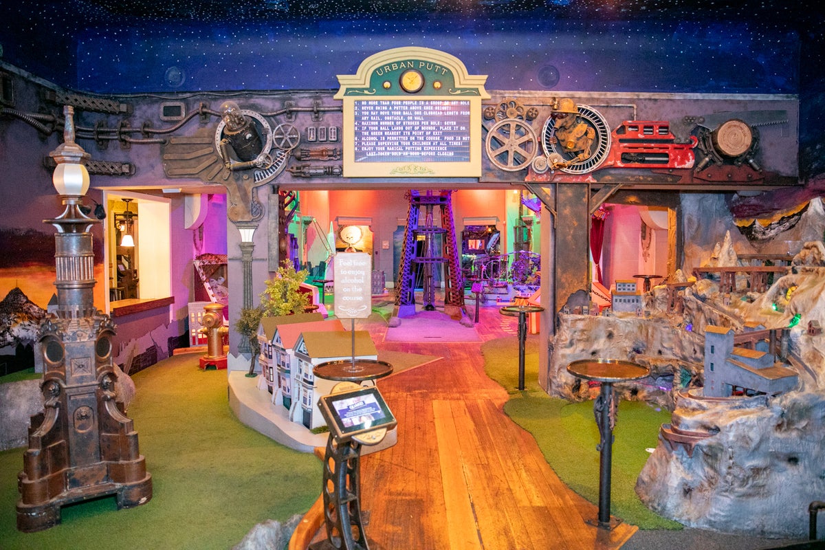 Urban Putt - 1096 S Van Ness Ave, San Francisco