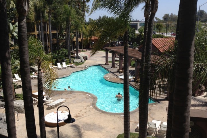 Hotel Ménage - 1221 S Harbor Blvd, Anaheim