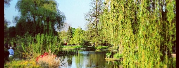 The 11 Best Places for Waterfalls in London