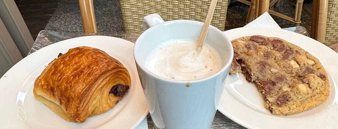 The 15 Best Places for Eclairs in Paris