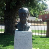 Gerald R. Ford Birthsite And Gardens - Southeast Omaha - 4 tips