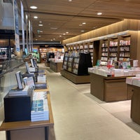 Eslite Bookstore 誠品書店 - 53 tips from 4568 visitors