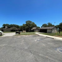 Texas White House - 687 Hodges Ranch Rd