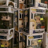 Hot Topic - Clothing Store in Bakersfield