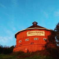 The Red Round Barn - Structure