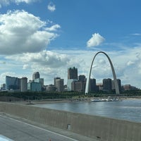 Missouri / Illinois State Line - Border Crossing in East St Louis