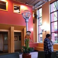 Dewick-MacPhie Dining Hall, Tufts University - College Cafeteria in ...