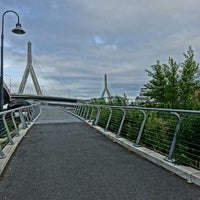 North Bank Park Foot Bridge - Scenic Lookout in East Cambridge