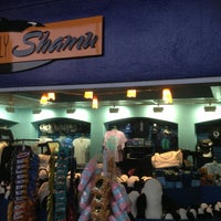 Shamu's Emporium - Sea World Theme Park - 3 tips