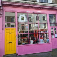 Portobello Green Vintage Fashion Market - Golborne - 14 tips