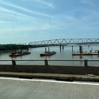 Missouri / Illinois State Line - Border Crossing in East St Louis