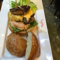 BurgeRoom - Burger Joint