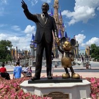 Partners Statue - Monument