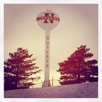 Nebraska Crossing Outlets - Outlet Mall in Gretna