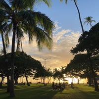 Queen's Beach - Surf Spot in Diamond Head - Kapahulu - St. Louis