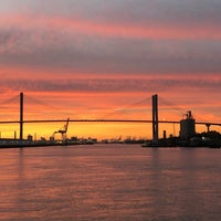 John P. Rousakis Riverfront Plaza - Plaza in Savannah